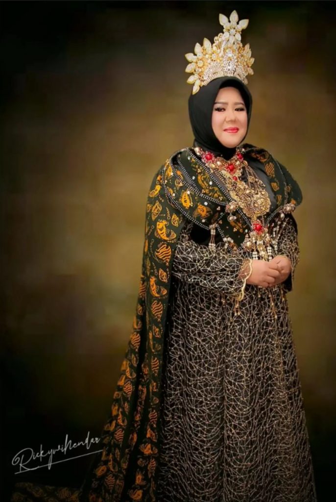 Hari Batik Nasional & Perjuangan Marlin Membuat Batik Batam Berwibawa ...